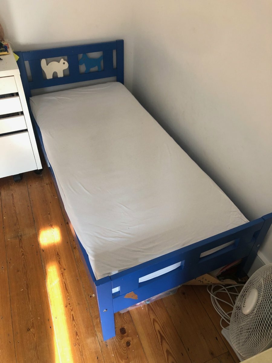 Kritter bed frame store