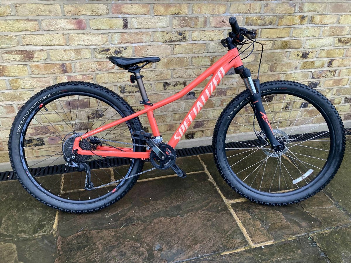 Mountain bike for children and young teenagers - Specialized Rockhopper ...